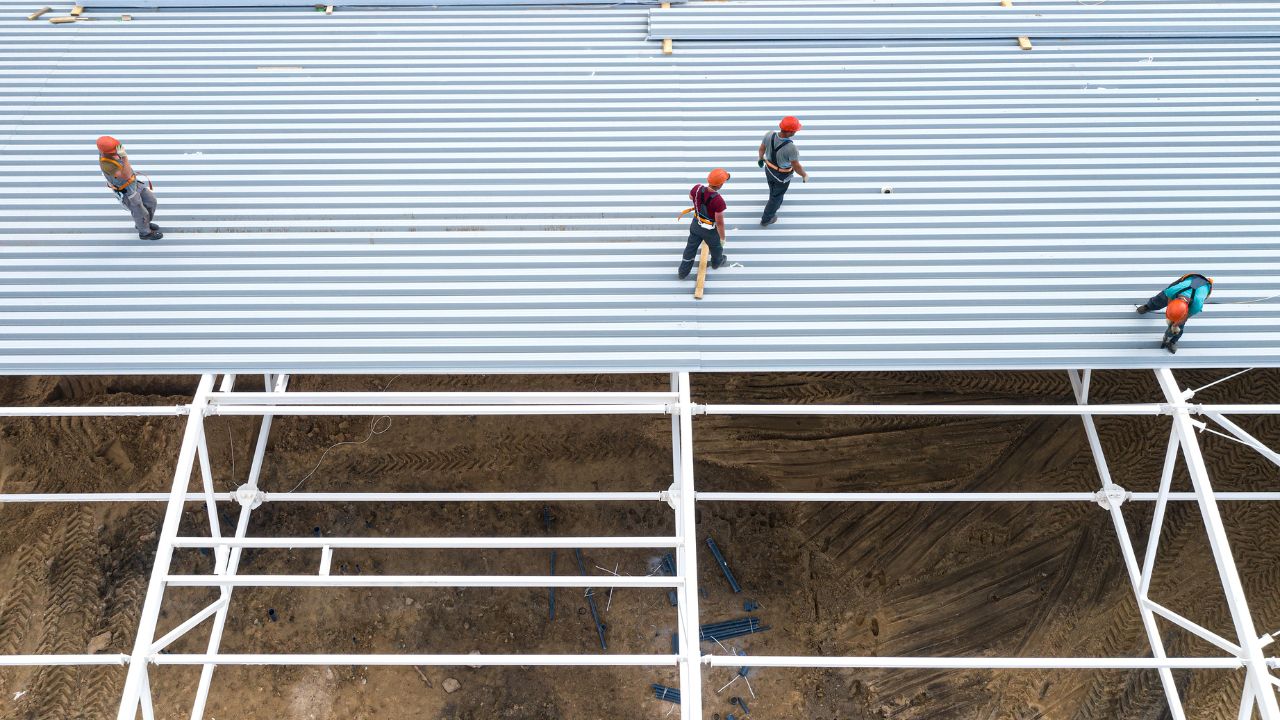 งานติดตั้งโครงสร้างและหลังคาเมทัลชีท
